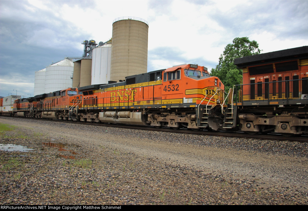 BNSF 4532